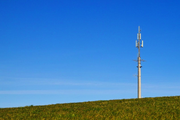 Radio Antenna: Understanding Its Essential Uses and Functions - RFecho