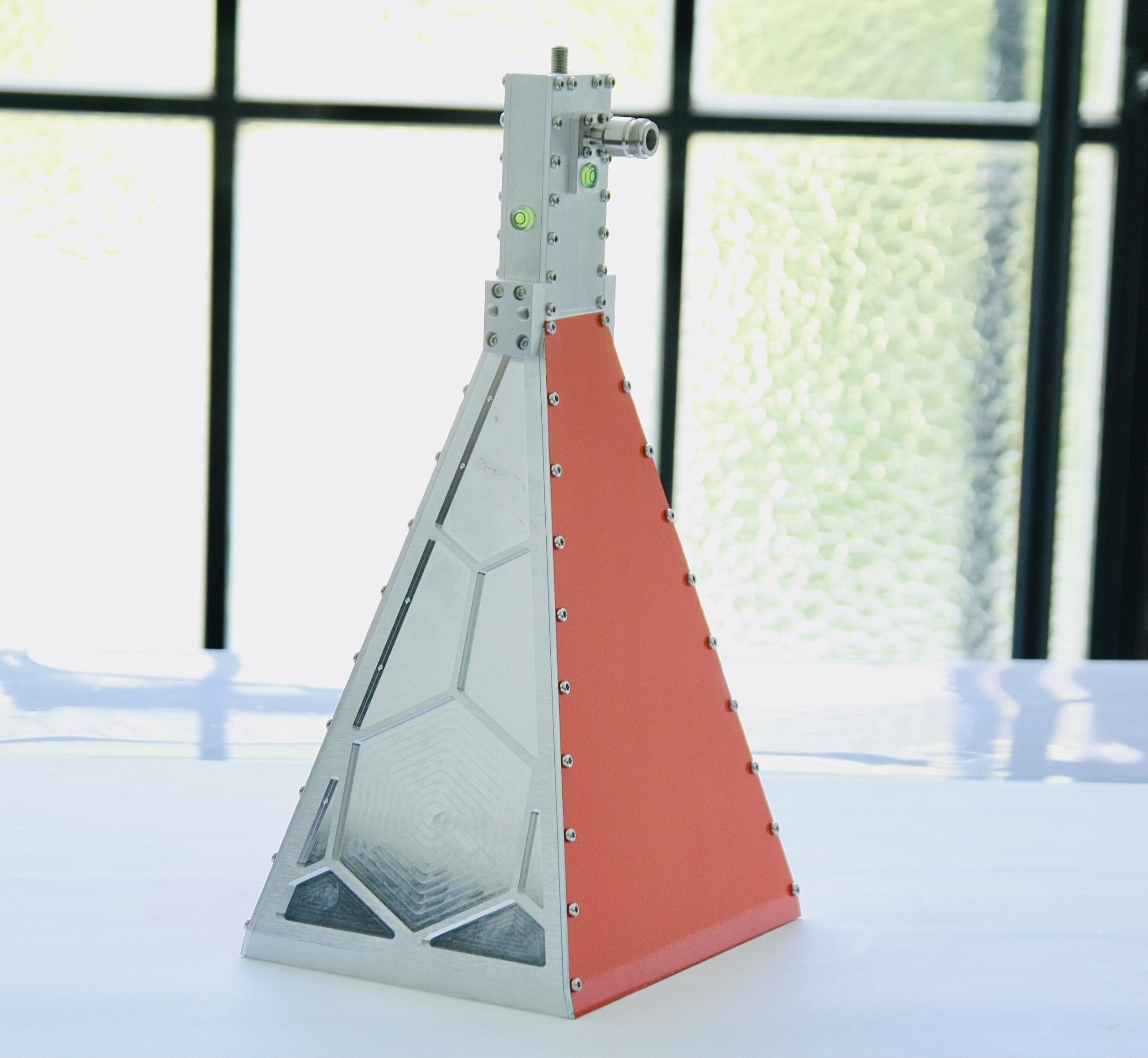 OLB-137-20 pyramidal standard gain horn antenna - RFecho